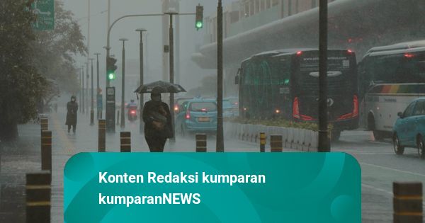 Hujan Deras Landa Jakarta Sejak Malam, 21 RT dan 11 Ruas Jalan Terendam Banjir | kumparan.com